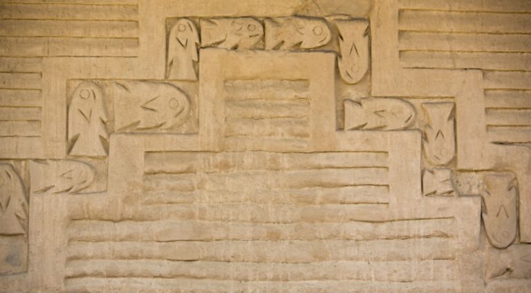 Chan Chan: conheça a maior cidade de barro do mundo - Machu Picchu ...